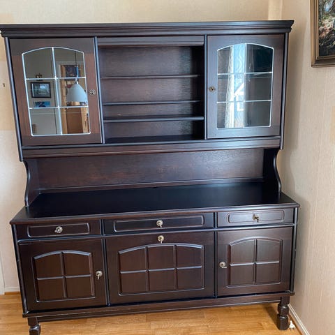 Lakkert klassisk skap i BBB-reol serien. | FINN-torget