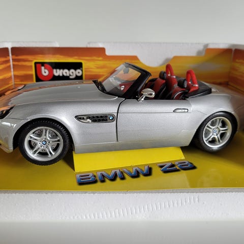 BMW Z4 modellbil 1/18 | FINN-torget
