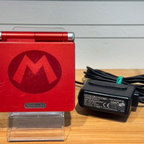 Gameboy Advance SP med 6 spill og lader | FINN-torget