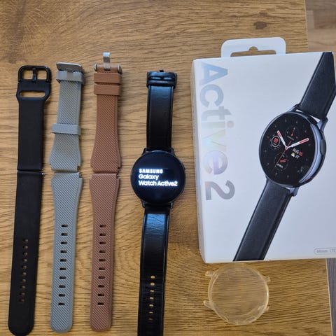 Samsung Galaxy Watch Active2 smartklokke sølv med lys rem | FINN-torget