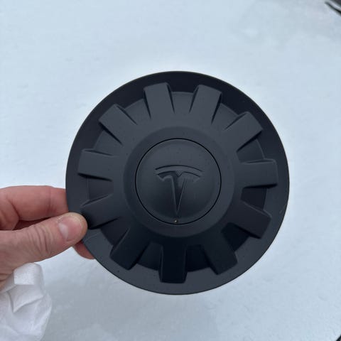 Senterkopper til Tesla model 3 ( 3 tall rødt ) | FINN-torget