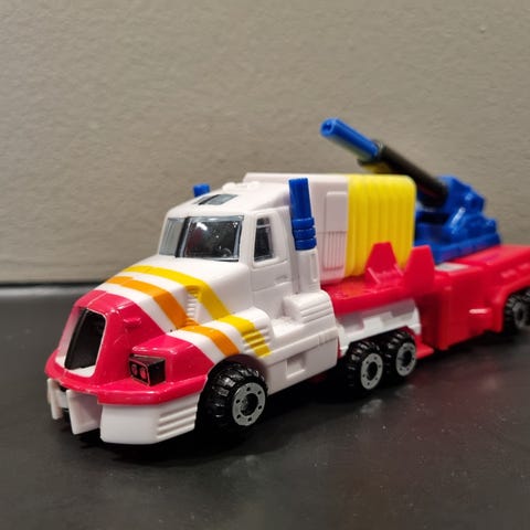 På jakt etter en Transformers Classics Optimus Prime | FINN-torget