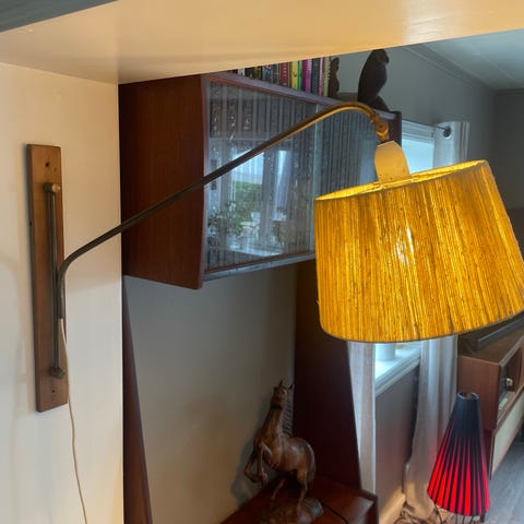 Justerbar retro vegglampe i teak og messing – mid century stil | FINN ...