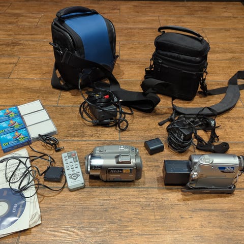 Panasonic HC-V260 Videokamera Full HD 10.0 Megapiksler | FINN-torget