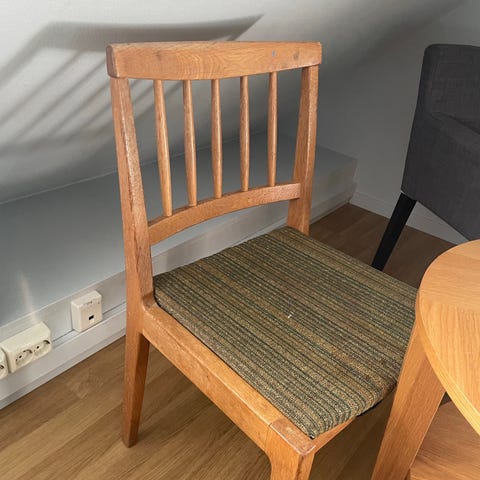 9 gamle stoler gis bort mot henting | FINN-torget