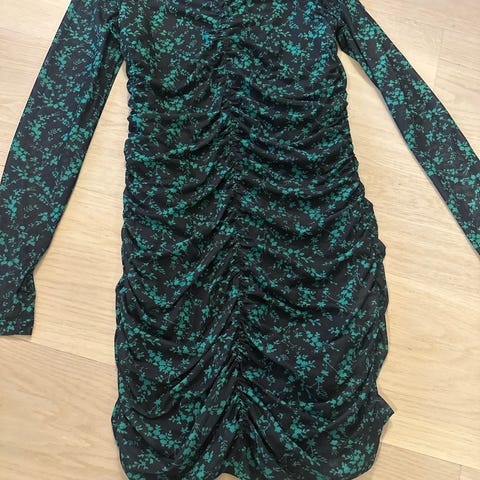 Pia Tjelta Studio Festkjole Grønn S | FINN-torget