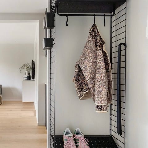 String hylle - to gavler i sort metall - 200 cm | FINN-torget