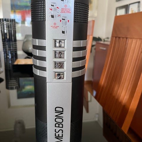 Vintage James Bond set | FINN-torget