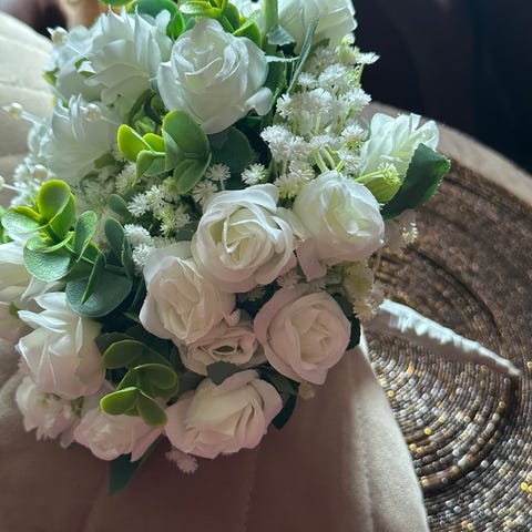 En bukett med 101 røde roser, 50 cm. EN UTROLIG BUKETT. | FINN-torget