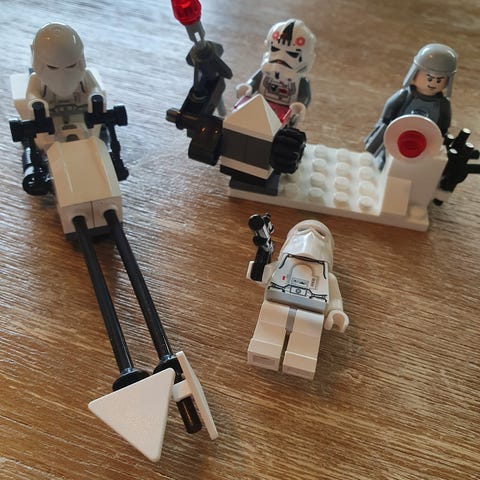LEGO Star Wars 8084 Snowtrooper battle pack | FINN-torget