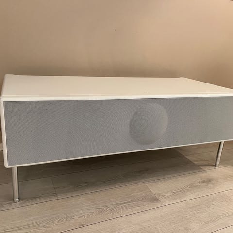 Geneva XXL TV-benk med innebygd høyttaler – kraftig lyd og stilrent ...