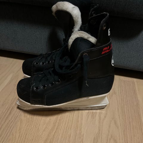 Bauer Ishockeyskøyter str 43 | FINN-torget