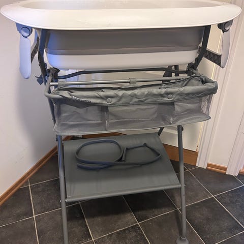 OK Baby Badekar med Stativ Beige farge | FINN-torget