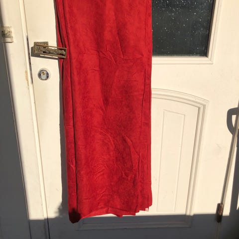 Nye julegardiner? Røde gardiner fra Kid i 100% polyester. | FINN-torget