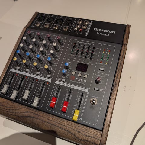 Peavey XR-800 miksepult selges til HBO 200kr | FINN-torget