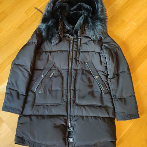 Cedrico monet parkas | FINN-torget
