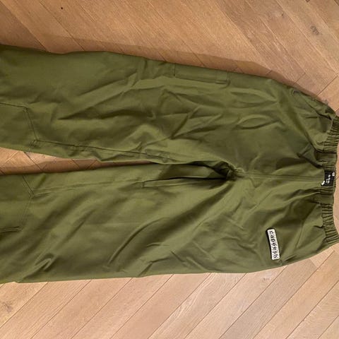 Capeesh jakke selges | FINN-torget