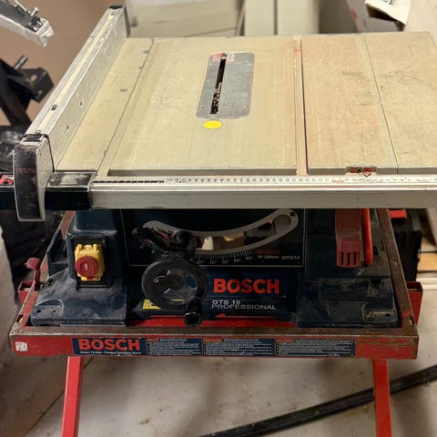 Bosch bordsag med sammenleggbart stativ med hjul | FINN-torget
