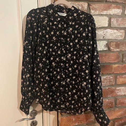 Pia Tjelta Bluse Svart M | FINN-torget