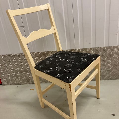 To solide stoler i massivt tre | FINN-torget