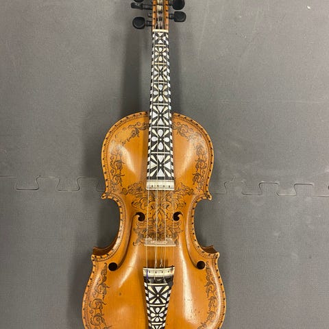 Hardingfele - kraftfull - passer til voksen og ungdom | FINN-torget