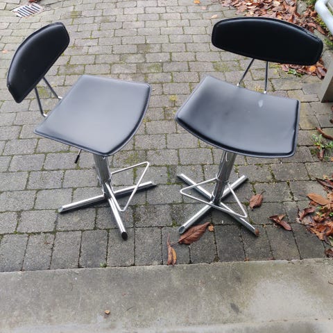 Tre svarte barstoler | FINN-torget