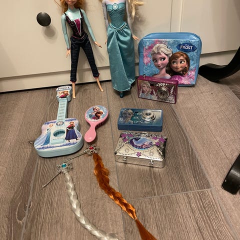 Frost / Frozen Anna, Elsa og Olaf med slott | FINN-torget