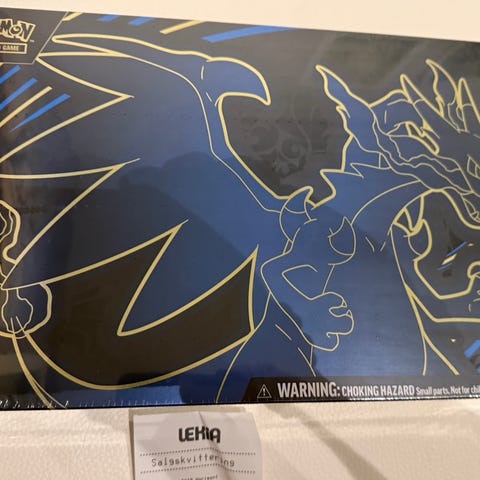 Pokemon Mega Charizard X EX Ultra Premium Collection | FINN-torget