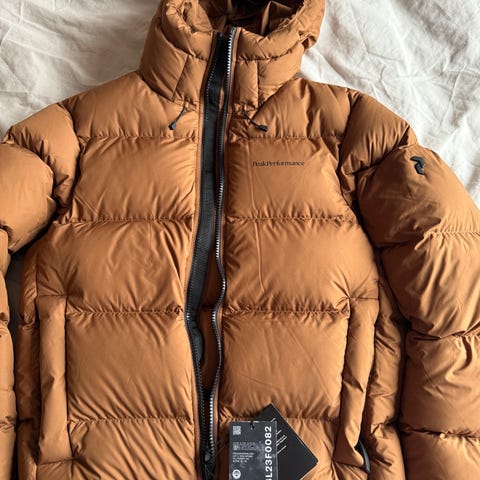 Peak Performance Jakke Large, Svart Dun, Rivel Vernis | FINN-torget