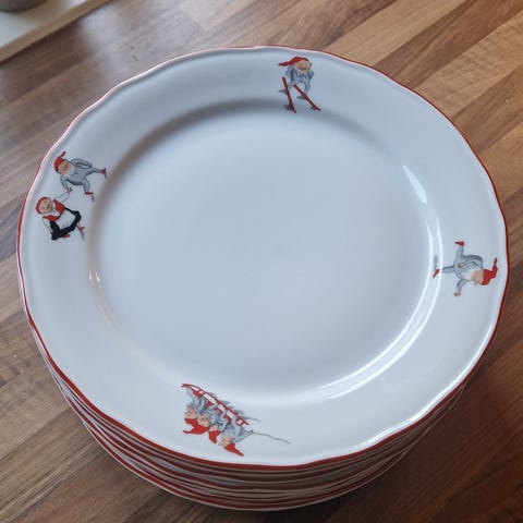 Porsgrund Nisse – dype tallerkener (sett med 6 stk) | FINN-torget