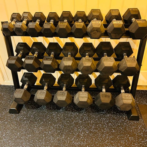 MEGA PRO PAKKE – Olympisk stang + 85kg vekter + bred treningsbenk ...