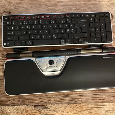 Contour tastatur og RollerMouse selges samlet | FINN-torget