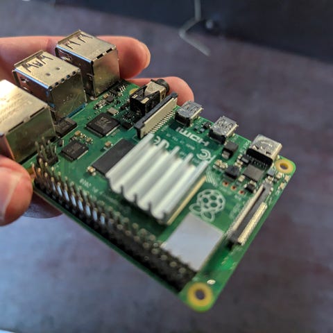 Raspberry pi 4b med vifte og kabinett | FINN-torget