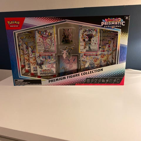Pokémon Prismatic Premium Figure Collection | FINN-torget