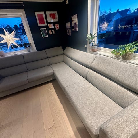 Spisebord og 4 stoler | FINN-torget