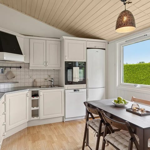 Spisebord og 4 stoler | FINN-torget