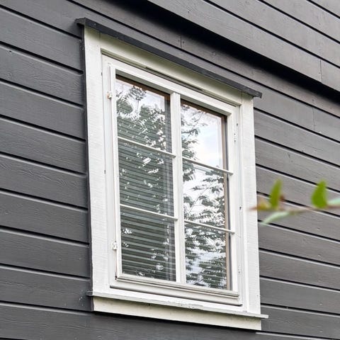 Vindu hvitt. Selger 2 stk like. | FINN-torget