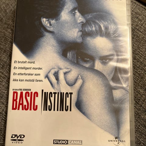 Basic Instinct - Ny i plast | FINN-torget