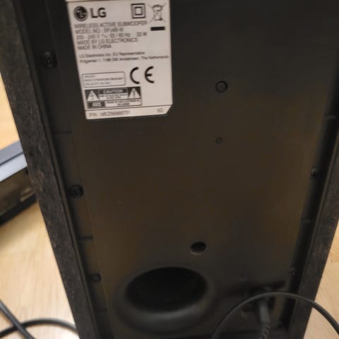 LG SoundBar lydplanke med trådløs subwoofer | FINN-torget