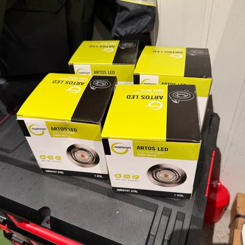 4stk Namron Rock 8w LED Skinnespot svart | FINN-torget