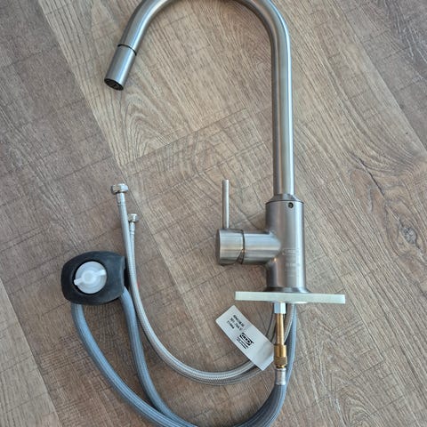 Primy Steel Curve Sand D kjøkkenarmatur i rustfritt stål | FINN-torget