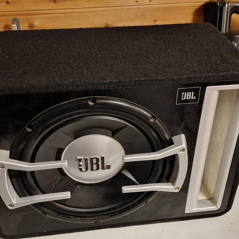 JBL sub og forsterker til bil | FINN-torget