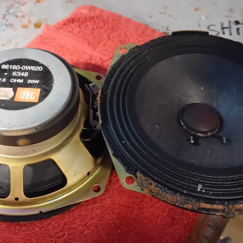 2 stk. Jbl 4" bass/m.tone. | FINN-torget