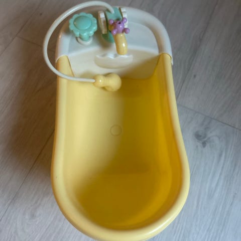 Baby Born Badekar for barn med gul andefigur | FINN-torget