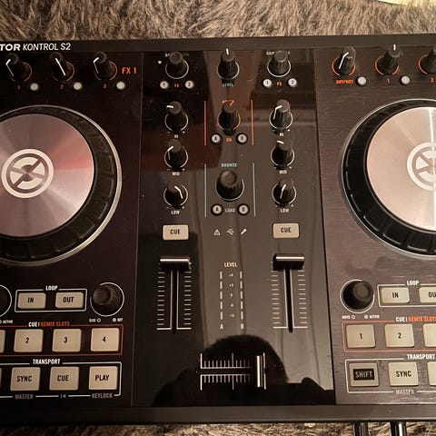 Serato Reloop Beatmix2 | FINN-torget