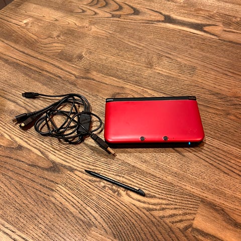 New Nintendo 3DS XL - Pen Stand | FINN-torget