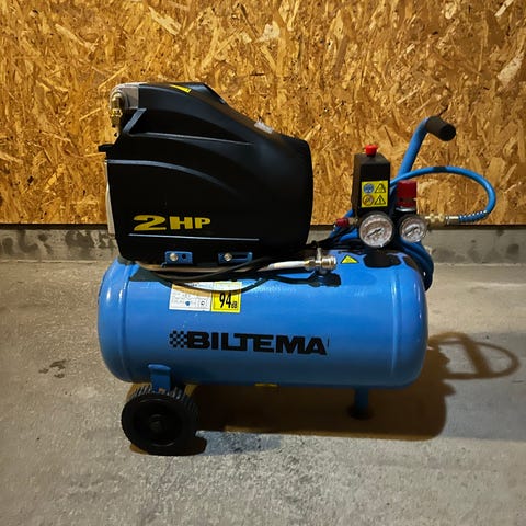 Gebe kompressor 50/3 SVC + slangetrommel med luftslange og pistol ...