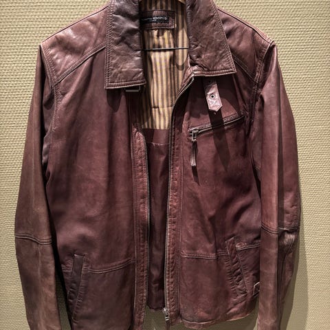 Skinnjakke fra MARIO CONTI i str L | FINN-torget