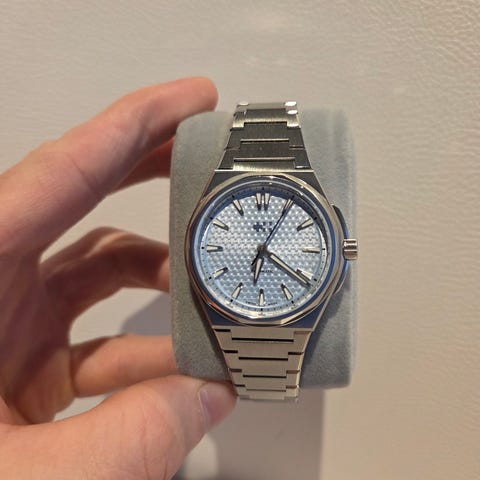 Longines spirit 37 mm med champagnefarget skive | FINN-torget