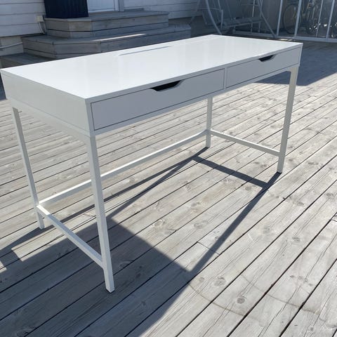 Skrivebord / sminkebord / arbeidsbord / Alex / levering | FINN-torget